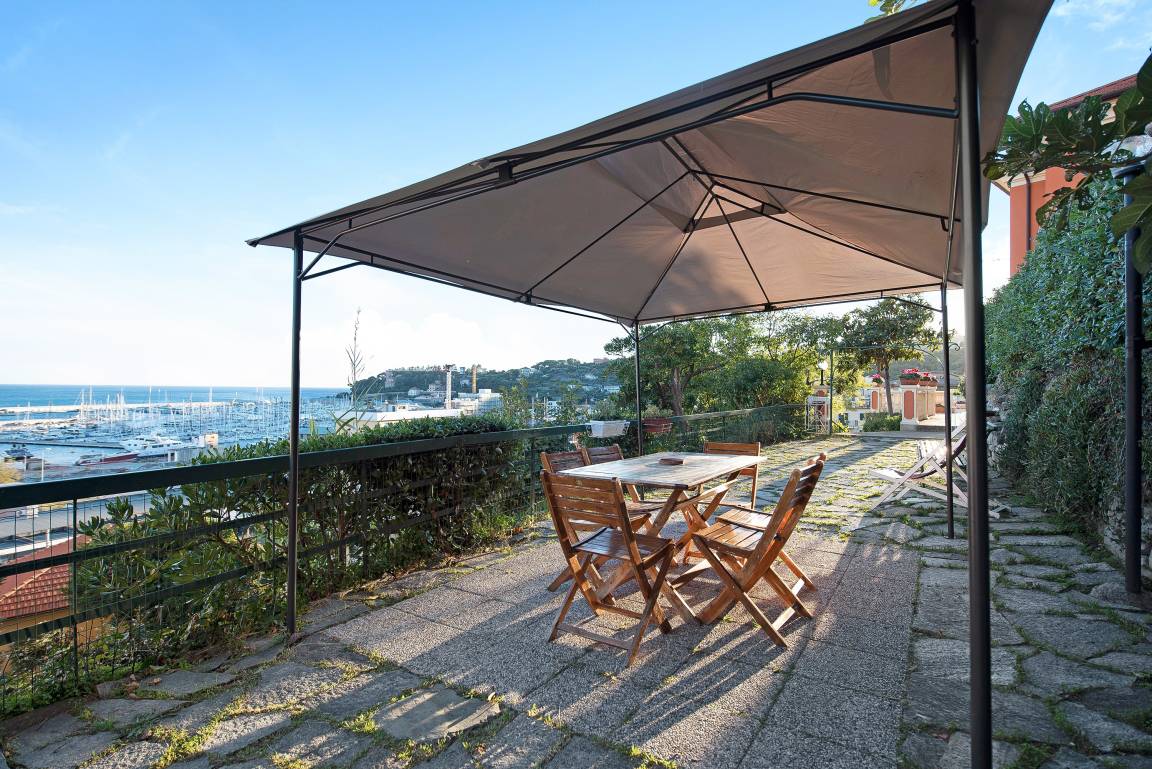 70 M² Apartment ∙ 2 Bedrooms ∙ 6 Guests - Varazze