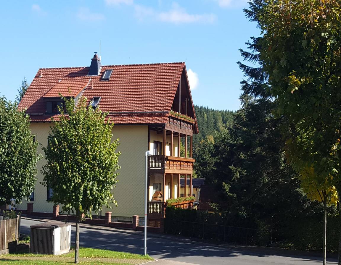 100 M² Ferienwohnung ∙ 2 Schlafzimmer ∙ 6 Gäste - Bad Tabarz