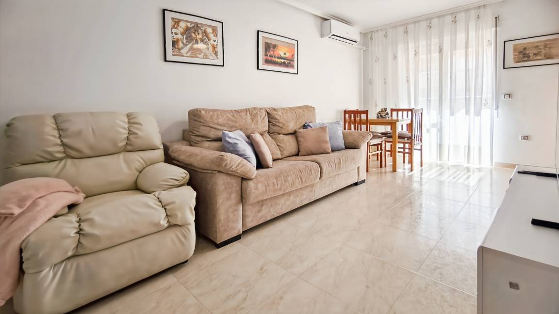 65 M² Ferienwohnung ∙ 2 Schlafzimmer ∙ 5 Gäste - Torrevieja