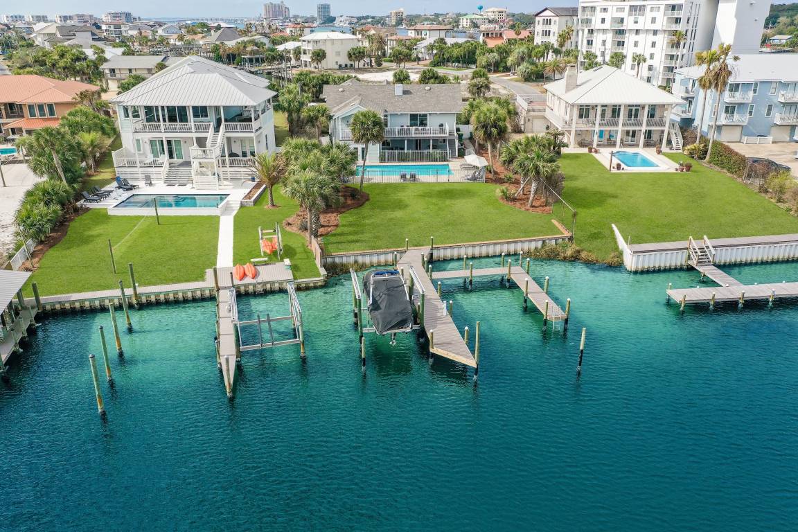 437 M² House ∙ 7 Bedrooms ∙ 18 Guests - Destin, FL