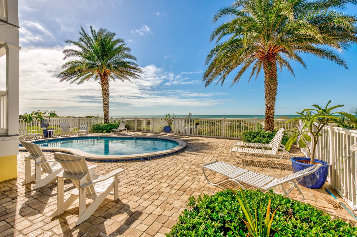 102 M² Condo ∙ 2 Bedrooms ∙ 5 Guests - Redington Shores, FL