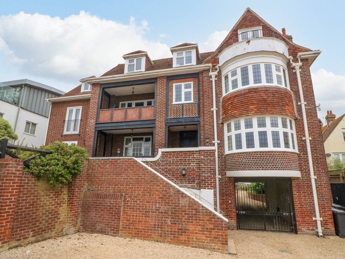 Cottage ∙ 2 Bedrooms ∙ 4 Guests - Weymouth