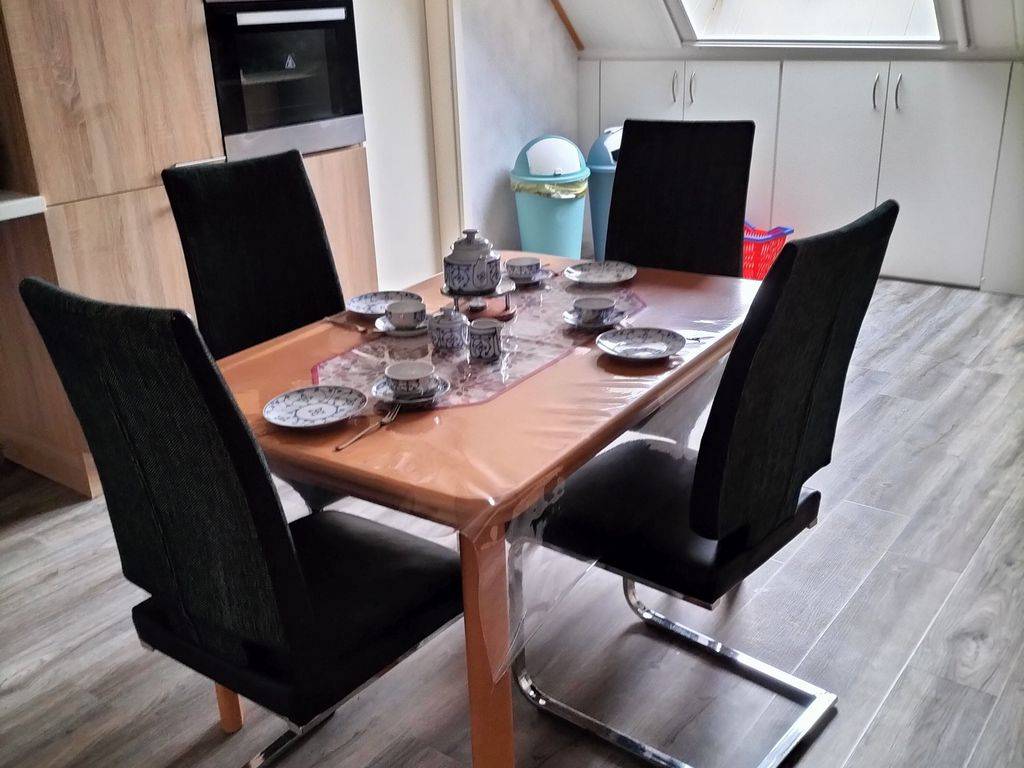 100 M² Apartamento ∙ 3 Habitaciones ∙ 6 Huéspedes - Leer