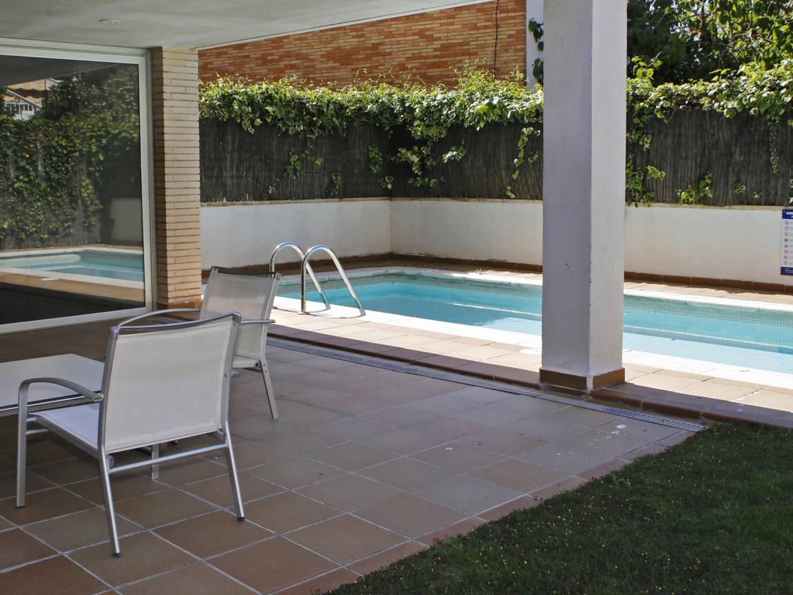 97 M² Apartment ∙ 3 Bedrooms ∙ 6 Guests - Torredembarra