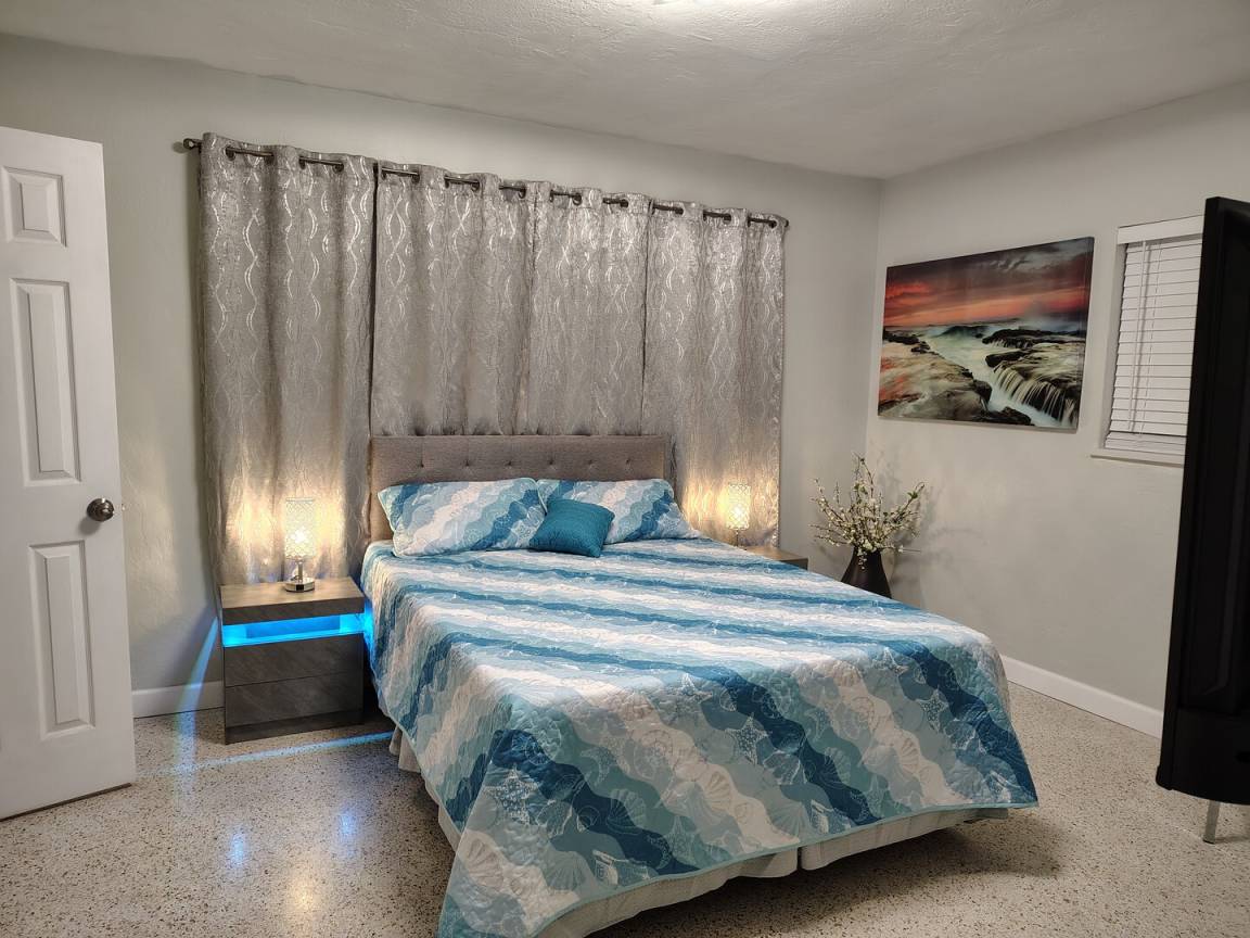 37 M² House ∙ 1 Bedroom ∙ 1 Guest - St. Petersburg, FL