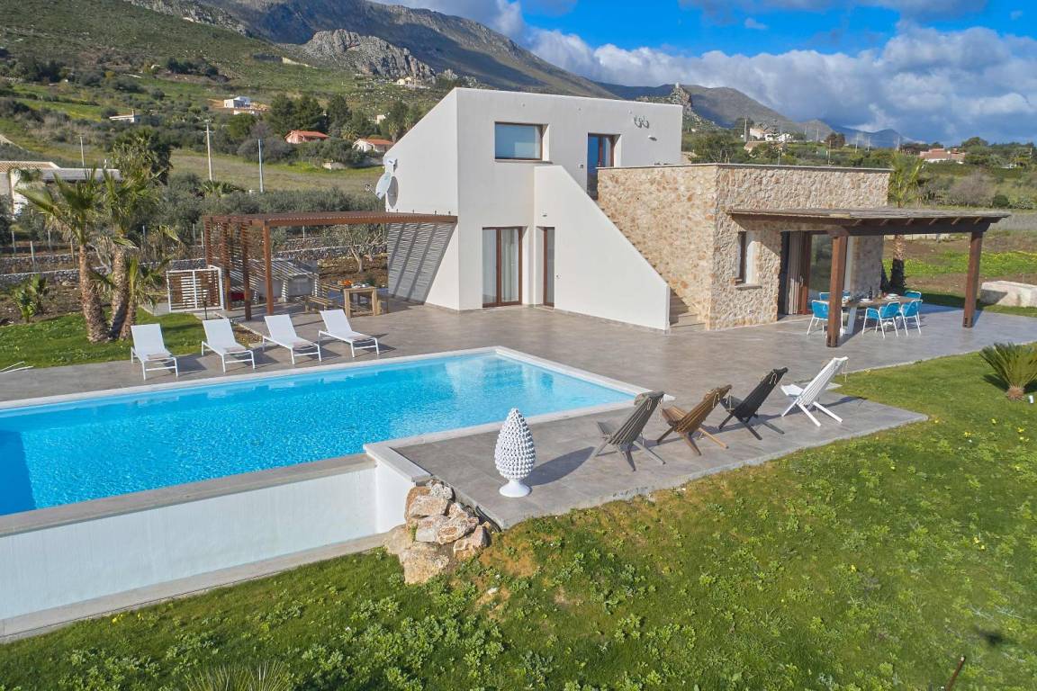 100 M² Farmhouse ∙ 4 Bedrooms ∙ 8 Guests - Sicily