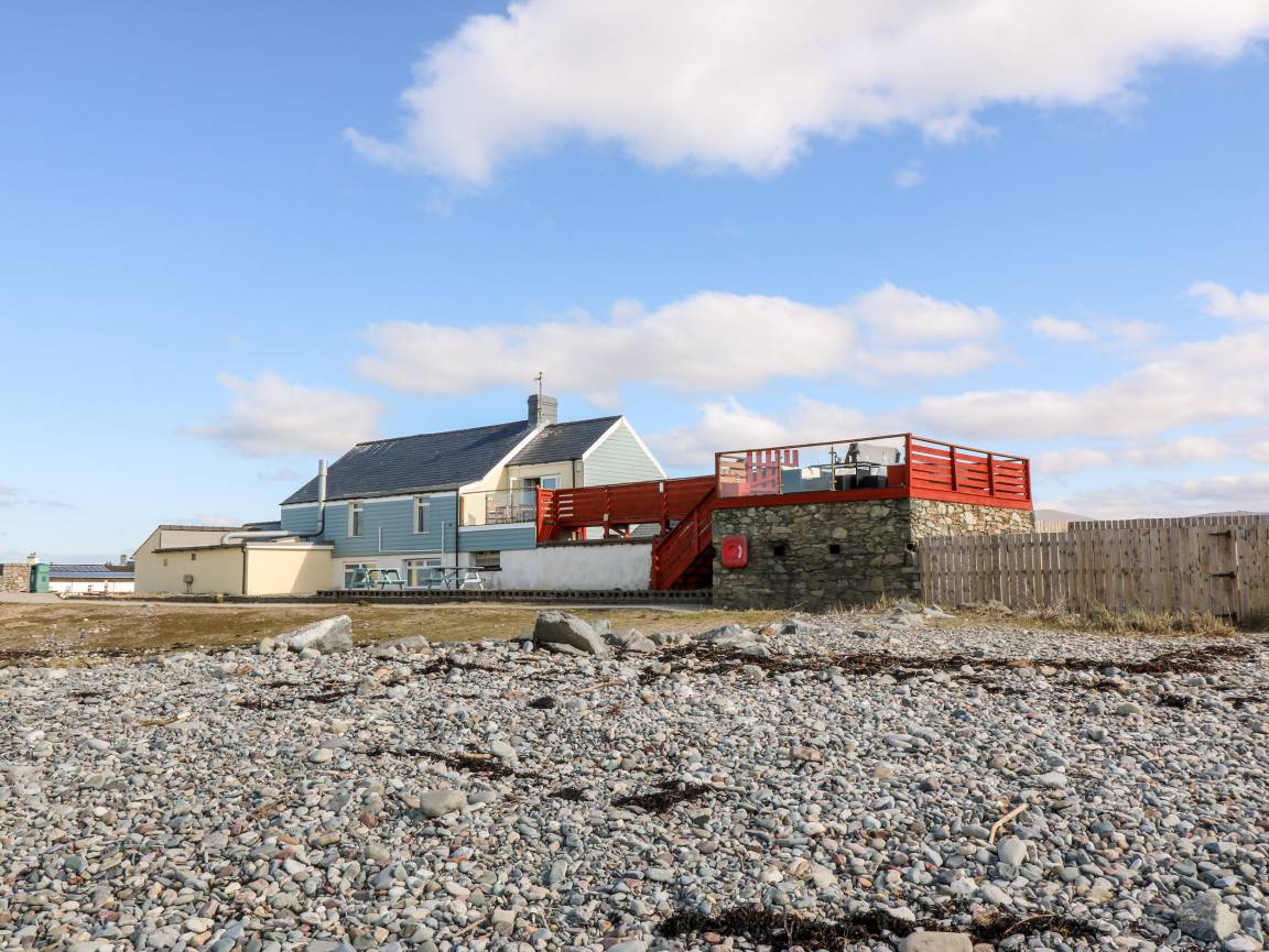 Cottage ∙ 4 Bedrooms ∙ 6 Guests - Anglesey