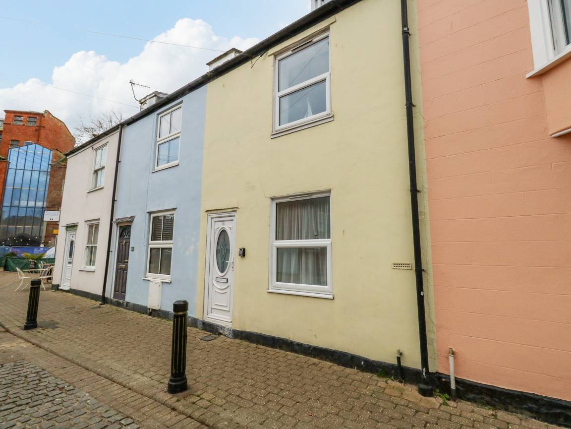 Cottage ∙ 2 Bedrooms ∙ 4 Guests - Weymouth