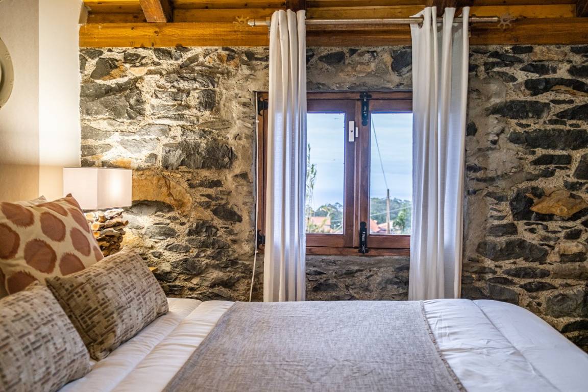 82 M² Cottage ∙ 2 Bedrooms ∙ 4 Guests - Portugal