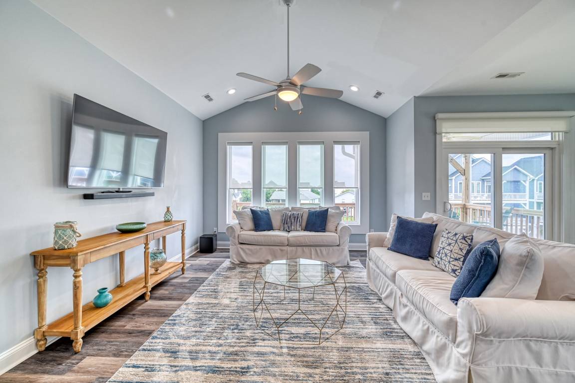 House ∙ 4 Bedrooms ∙ 9 Guests - Topsail Beach, NC