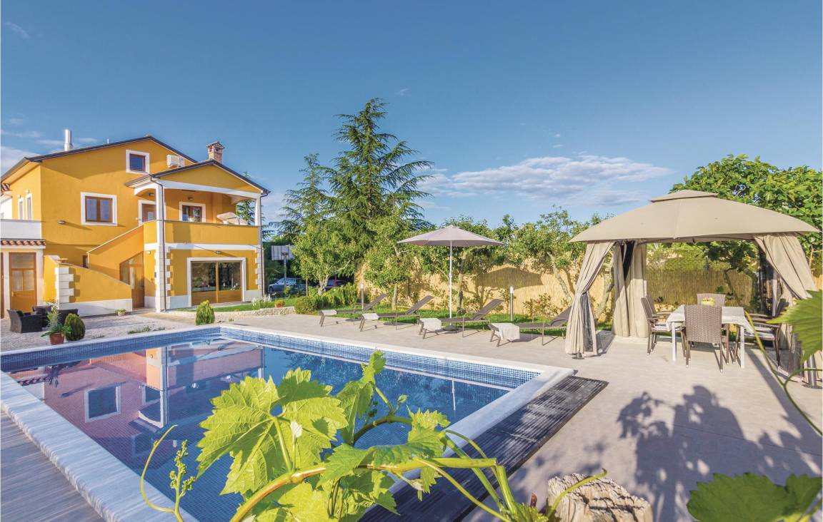 80 M² Appartamento ∙ 3 Camere Da Letto ∙ 6 Ospiti - Pisino
