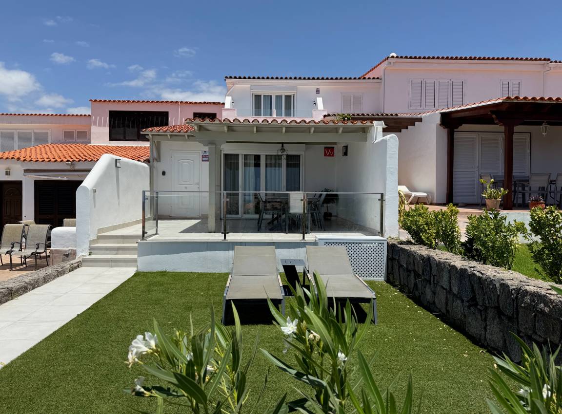 140 M² Villa ∙ 4 Bedrooms ∙ 8 Guests - El Médano