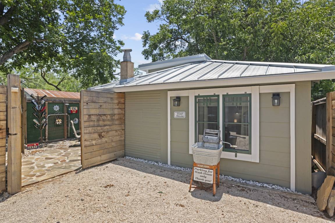 Cottage ∙ 1 Bedroom ∙ 2 Guests - Fredericksburg, TX