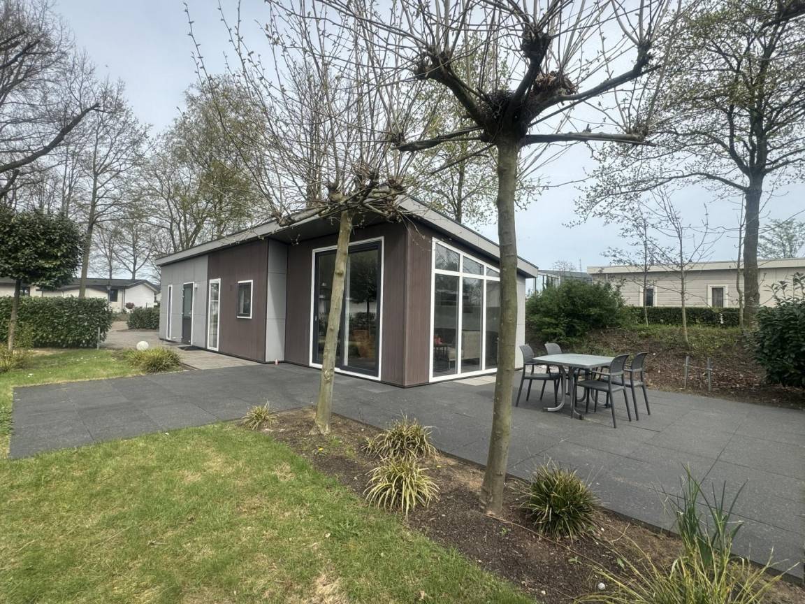 Bungalow ∙ 2 Slaapkamers ∙ 4 Gasten - Sittard