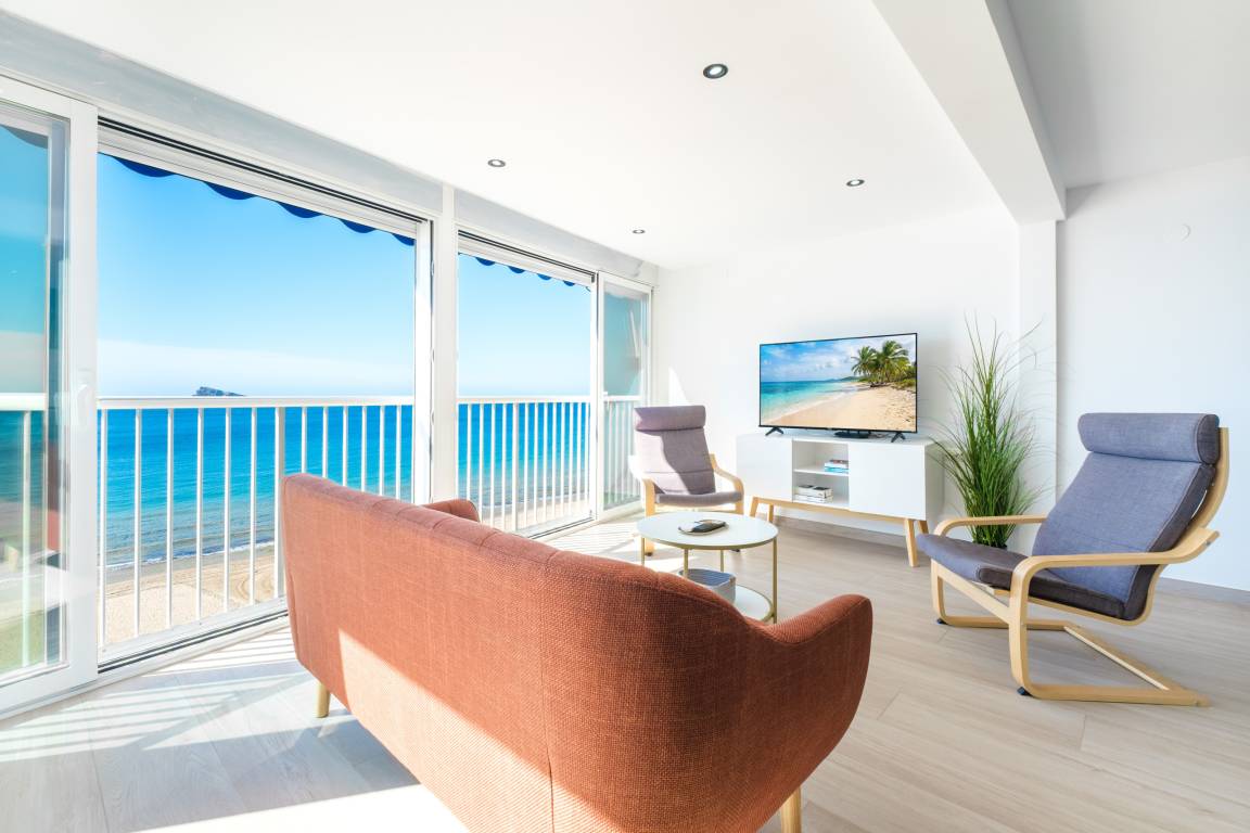 98 M² Apartamento ∙ 4 Habitaciones ∙ 7 Huéspedes - Benidorm