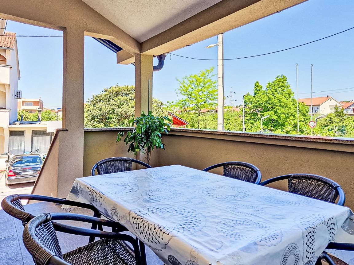 80 M² Ferienhaus ∙ 2 Schlafzimmer ∙ 5 Gäste - Zadar