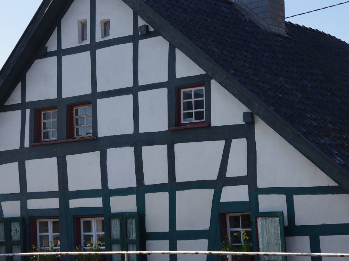 120 M² Appartement ∙ 2 Slaapkamers ∙ 8 Gasten - Monschau