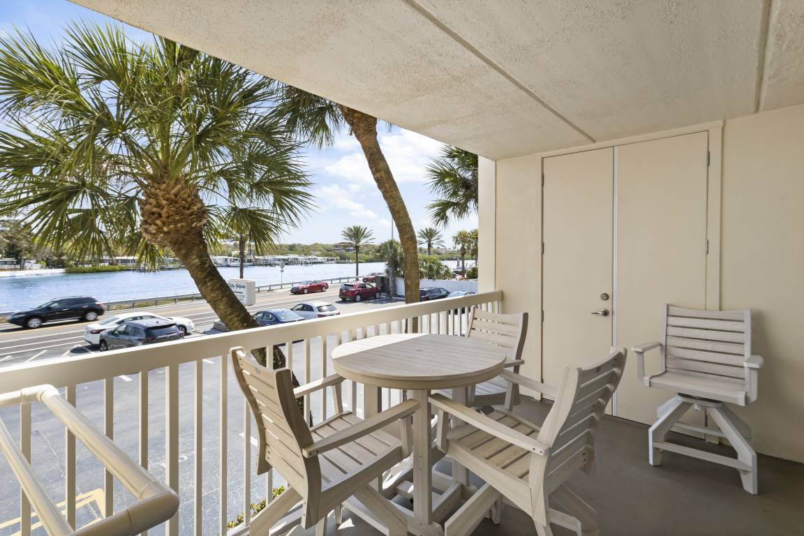 Condo ∙ 1 Bedroom ∙ 4 Guests - Indian Rocks Beach, FL
