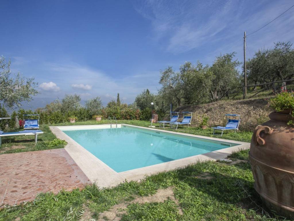 125 M² Apartment ∙ 4 Bedrooms ∙ 9 Guests - Pistoia