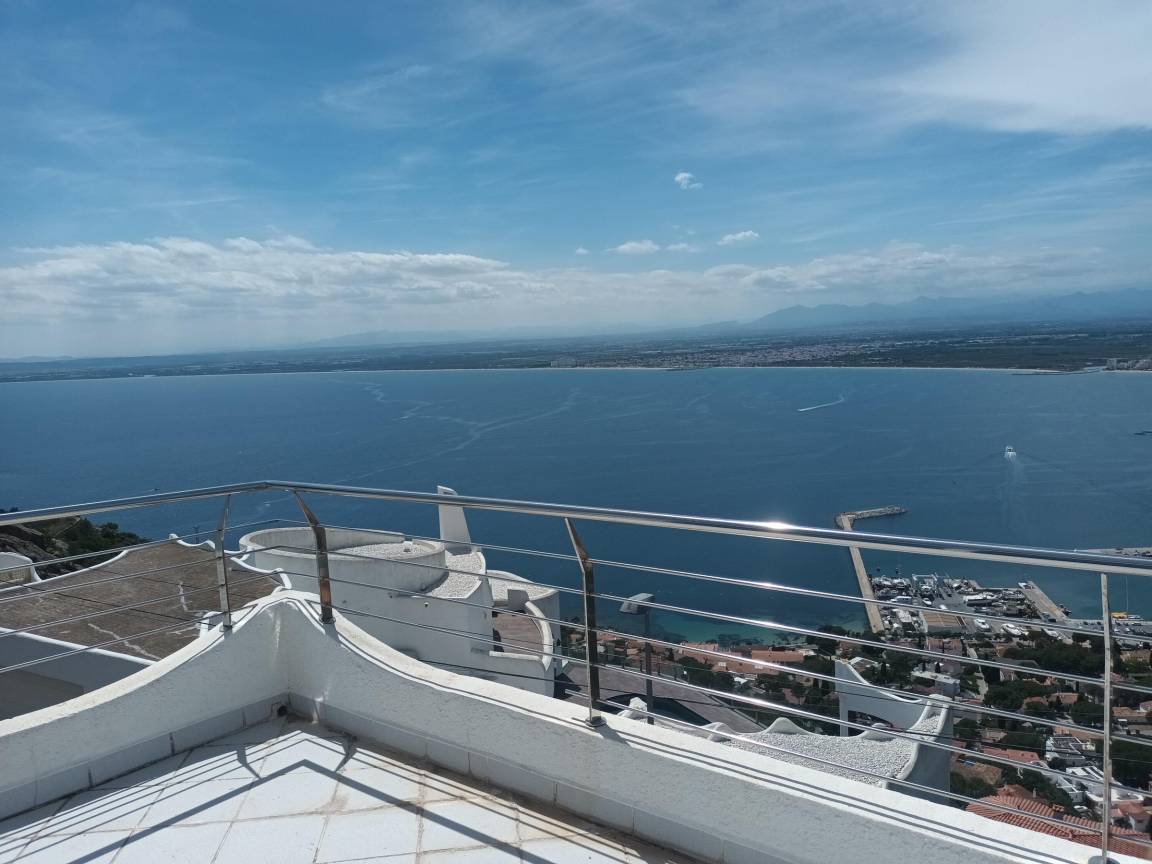 202 M² House ∙ 4 Bedrooms ∙ 7 Guests - Cadaqués