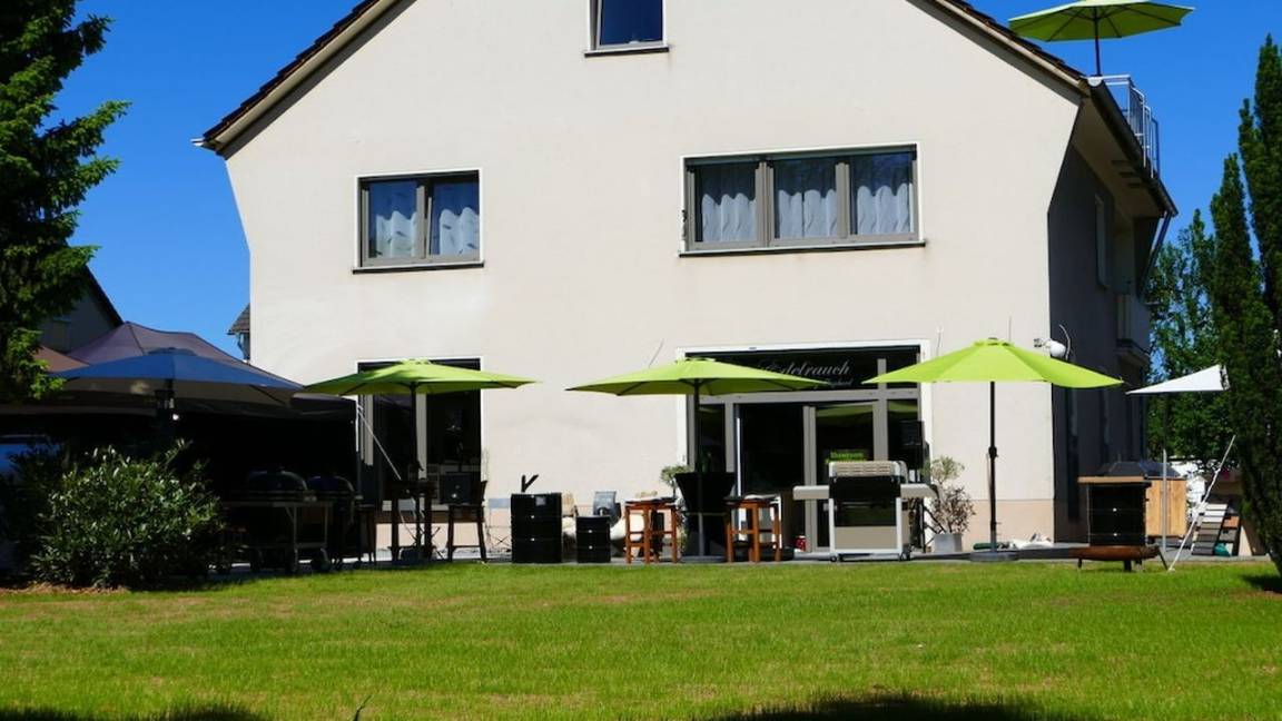 64 M² Ferienhaus ∙ 1 Schlafzimmer ∙ 4 Gäste - Sinzig