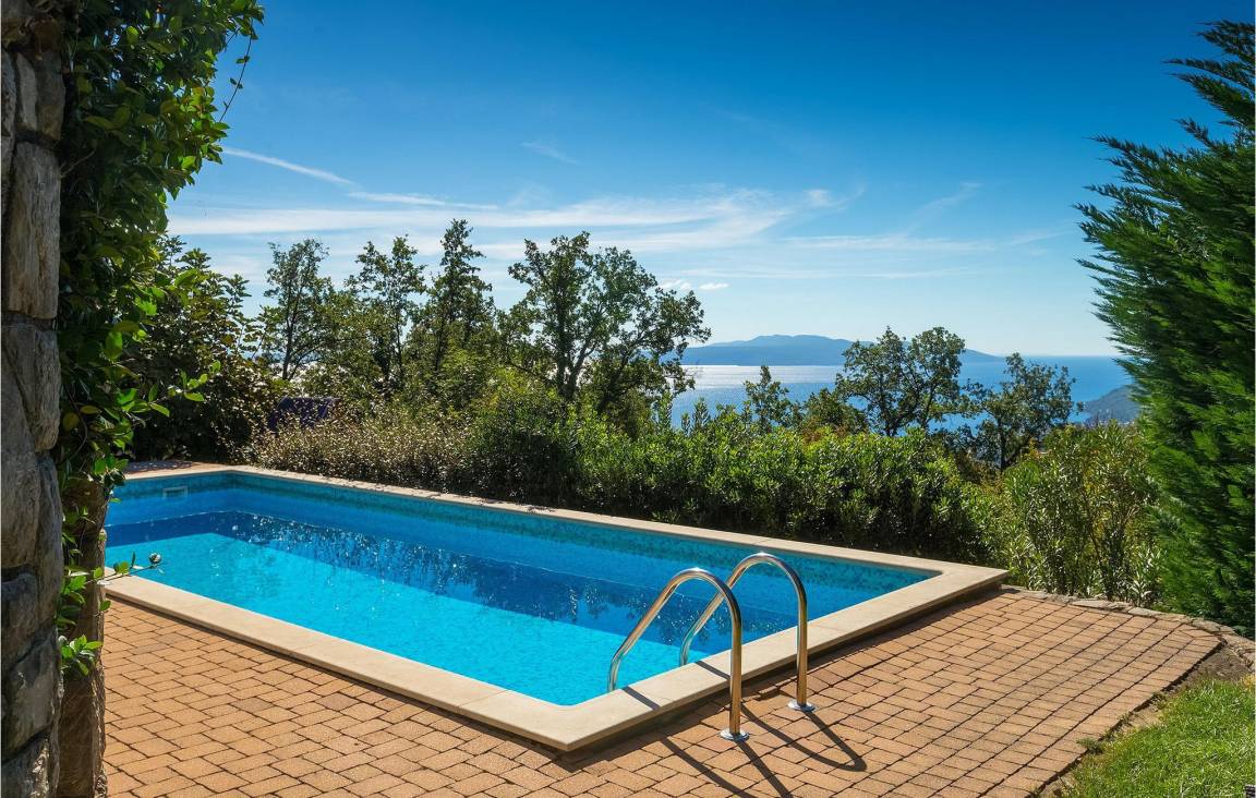 290 M² House ∙ 4 Bedrooms ∙ 8 Guests - Opatija