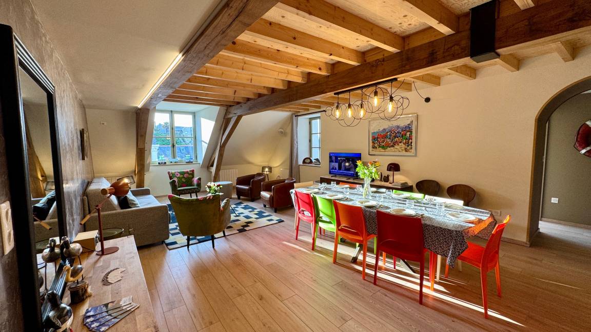 140 M² Apartment ∙ 4 Bedrooms ∙ 8 Guests - Le Palais