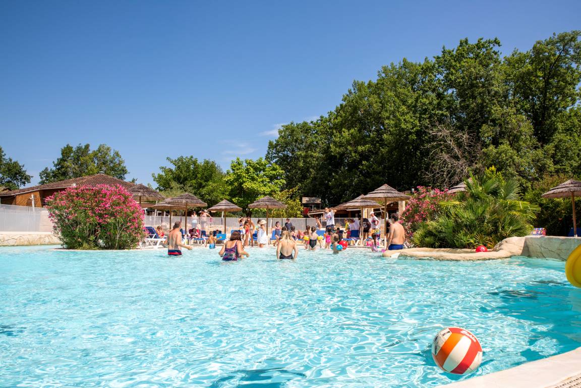 37 M² Camping ∙ 4 Bedrooms ∙ 10 Guests - Occitanie