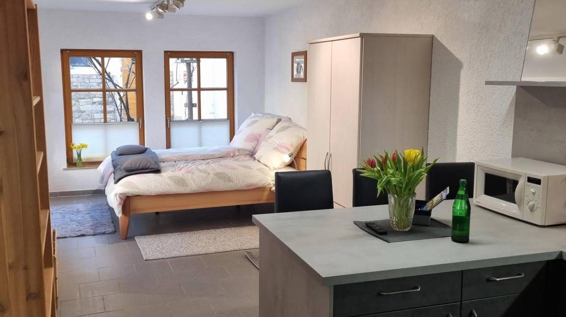 45 M² Ferienwohnung ∙ 1 Schlafzimmer ∙ 2 Gäste - Meisenheim