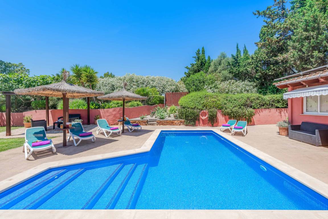 296 M² Villa ∙ 4 Bedrooms ∙ 8 Guests - Alcúdia