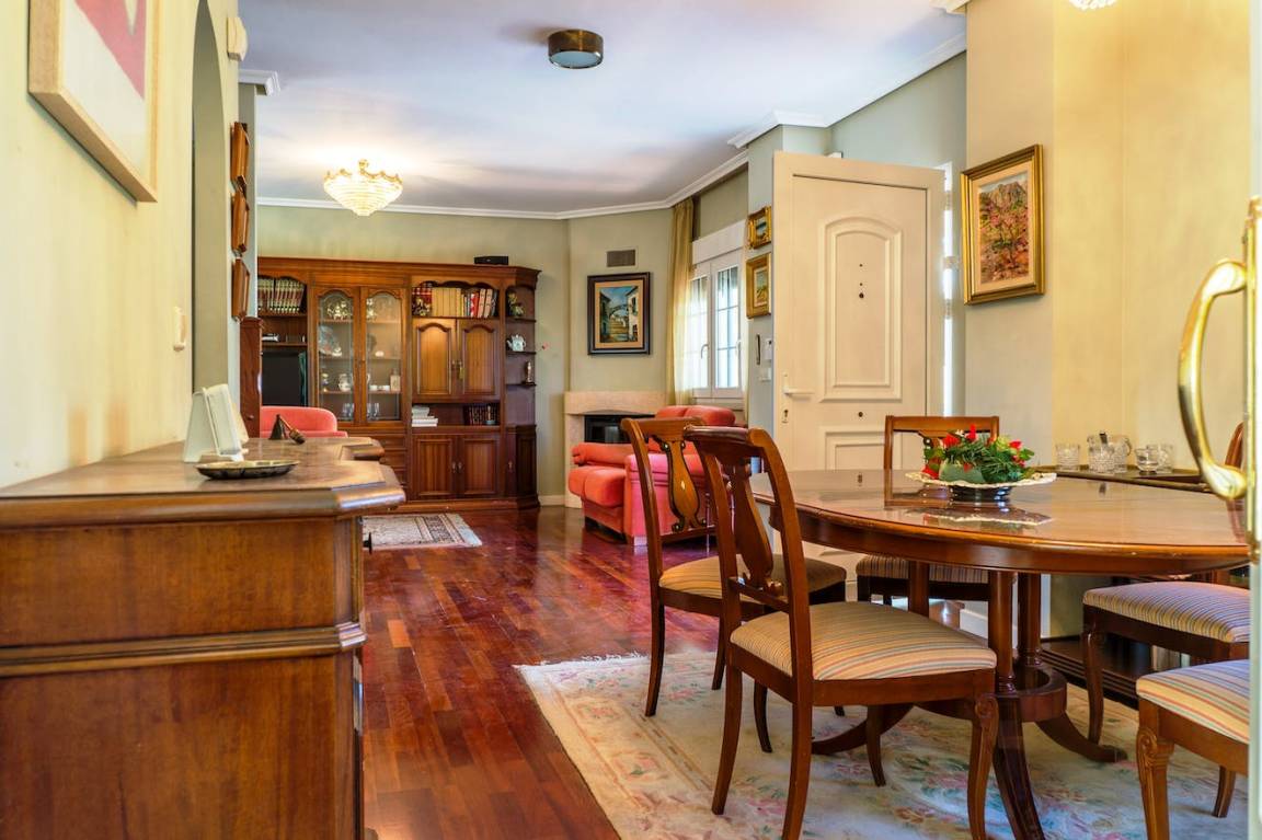 214 M² Huis ∙ 3 Slaapkamers ∙ 6 Gasten - La Zenia