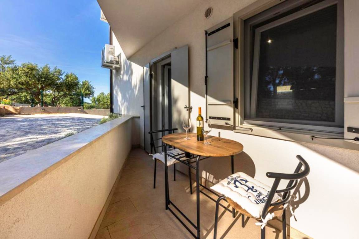 90 M² Ferienwohnung ∙ 2 Schlafzimmer ∙ 5 Gäste - Nerezine