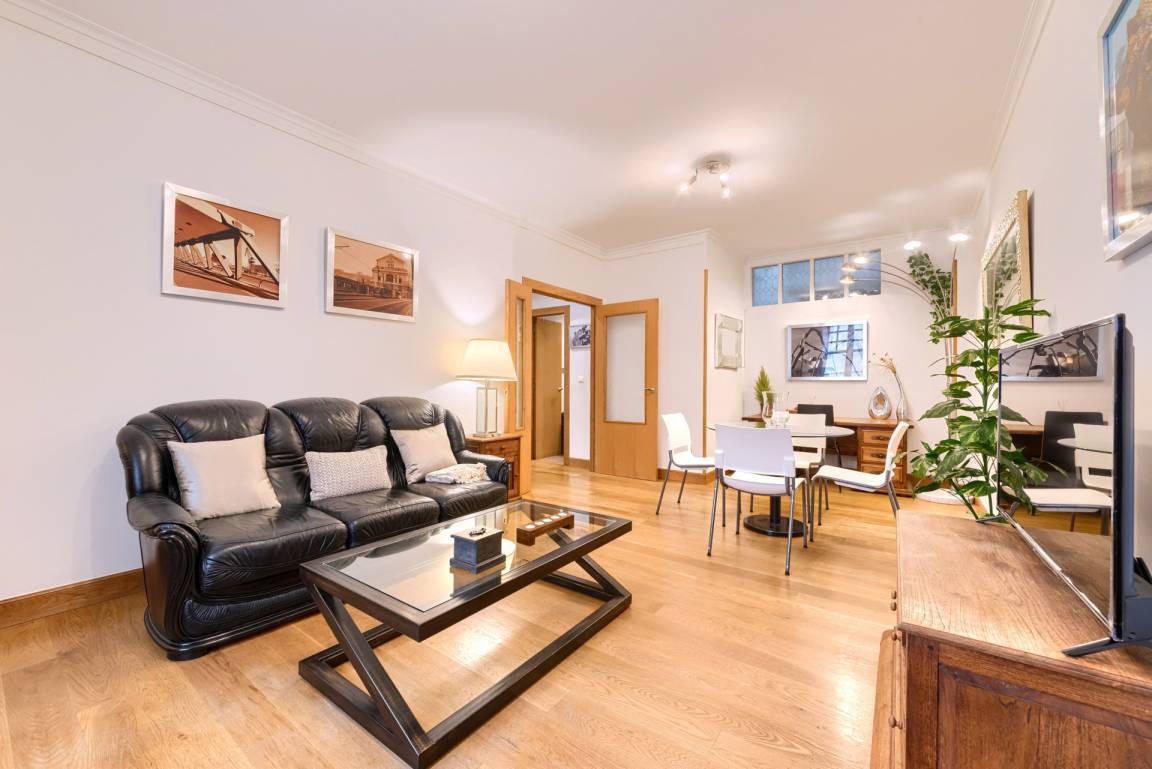 65 M² Ferienwohnung ∙ 2 Schlafzimmer ∙ 4 Gäste - Bilbao