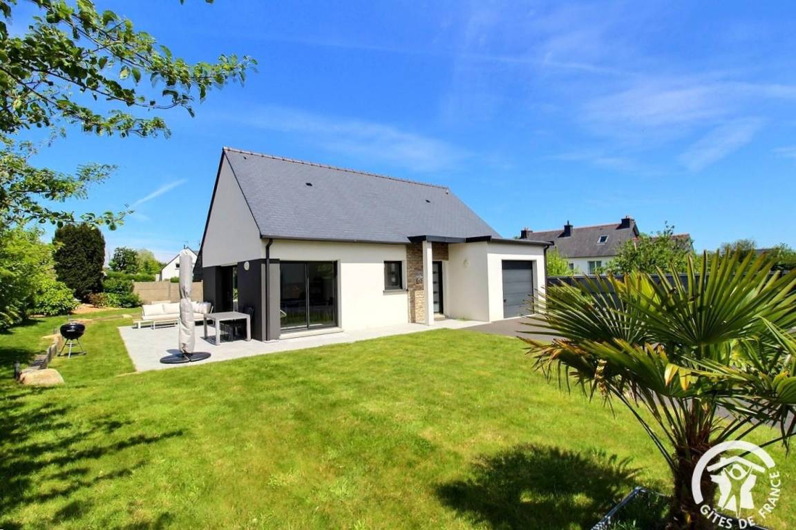 102 M² Gîte ∙ 2 Chambres ∙ 4 Personnes - Perros-Guirec