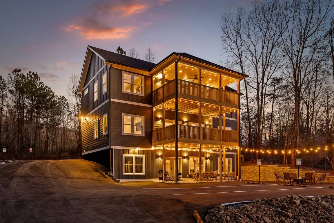 Accommodation ∙ 6 Bedrooms ∙ 24 Guests - Lookout Mountain, TN