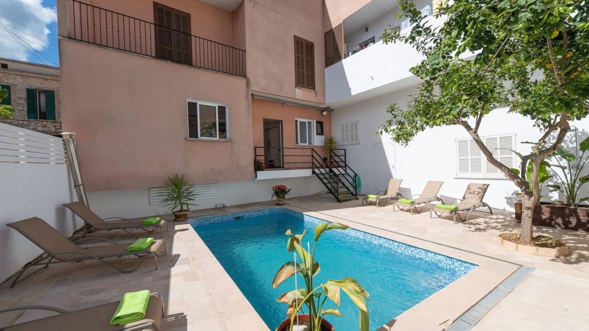 150 M² Apartment ∙ 3 Bedrooms ∙ 6 Guests - Muro