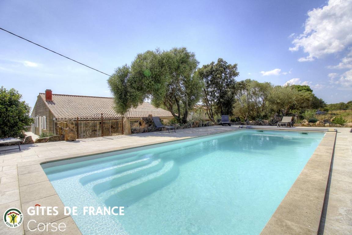 210 M² Gîte ∙ 5 Chambres ∙ 12 Personnes - Sartène