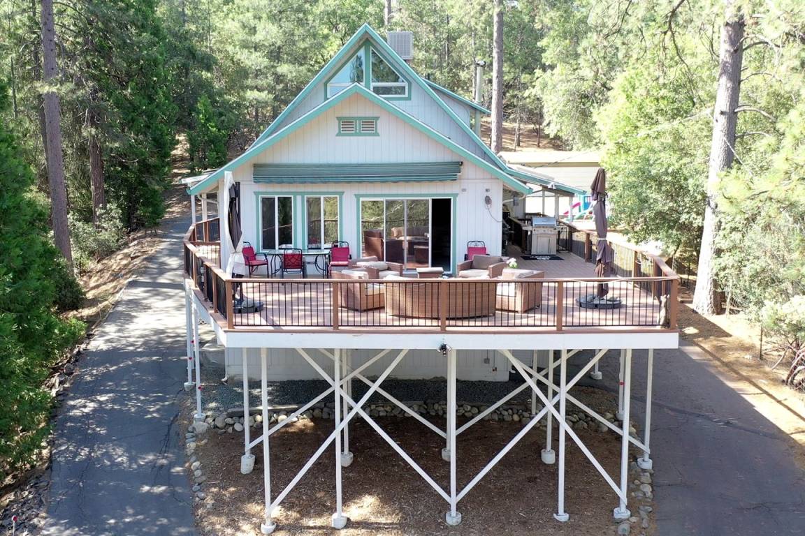 House ∙ 4 Bedrooms ∙ 10 Guests - Groveland, CA