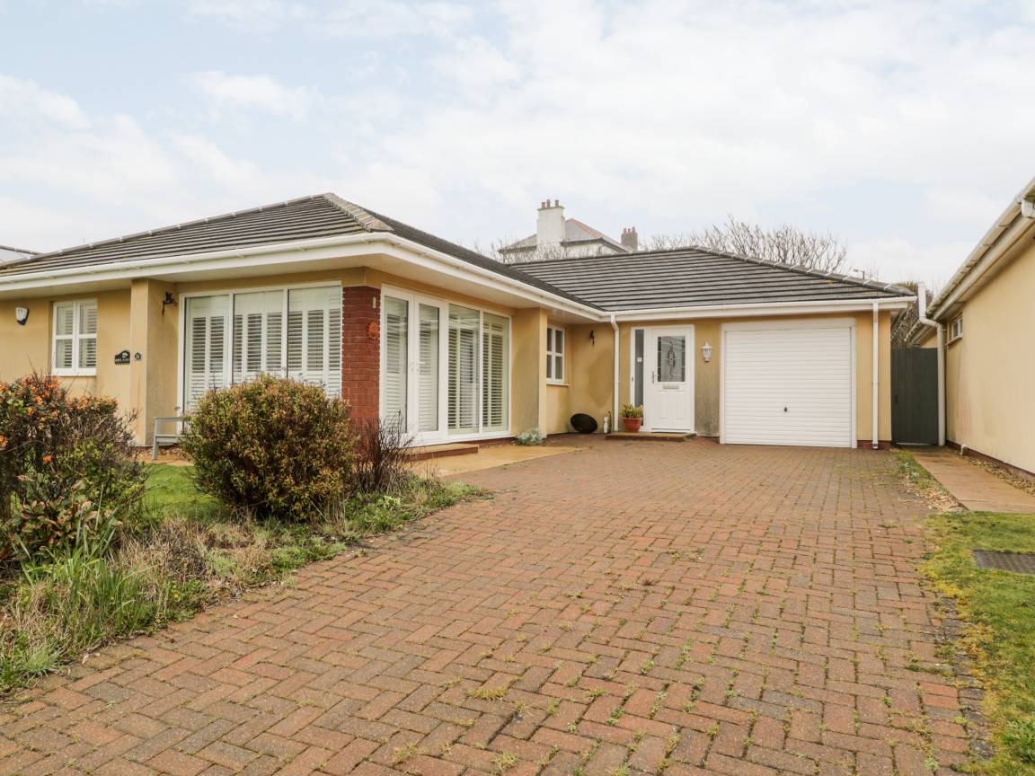 Cottage ∙ 3 Bedrooms ∙ 6 Guests - Holyhead