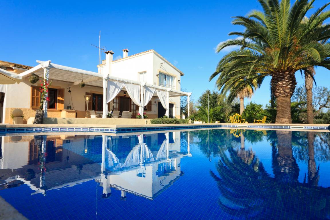 180 M² Villa ∙ 3 Bedrooms ∙ 6 Guests - Can Picafort