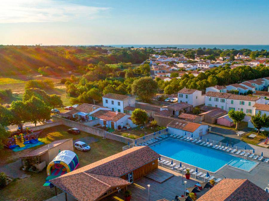 43 M² Chalet ∙ 2 Bedrooms ∙ 5 Guests - La Flotte