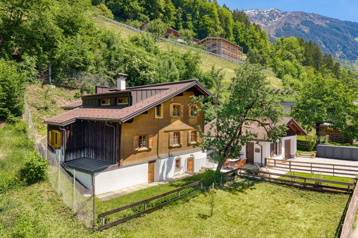 100 M² Ferienhaus ∙ 4 Schlafzimmer ∙ 8 Gäste - Schruns