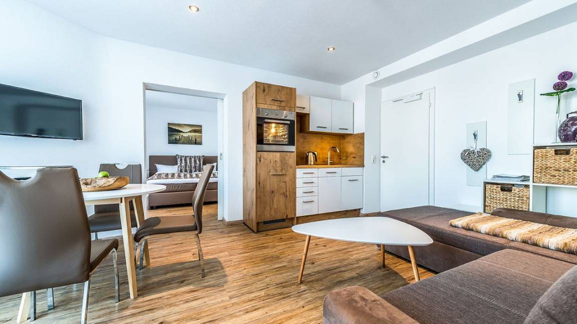 55 M² Ferienwohnung ∙ 2 Schlafzimmer ∙ 5 Gäste - Stiefenhofen