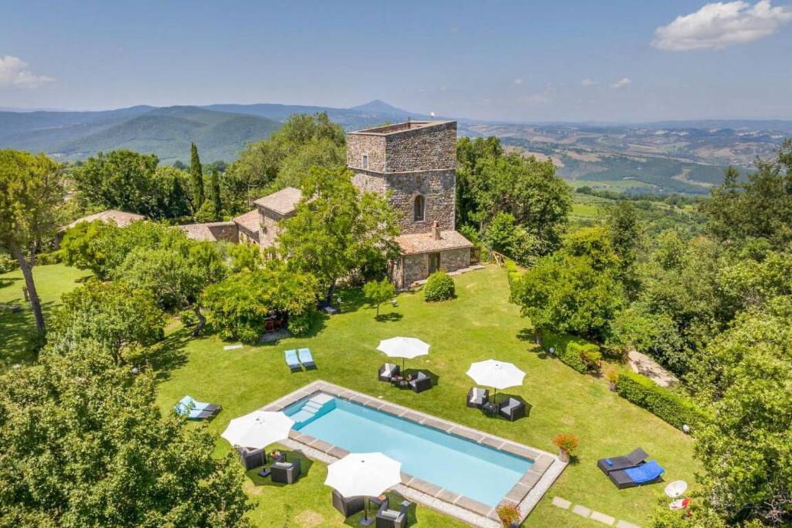 500 M² Villa ∙ 5 Bedrooms ∙ 10 Guests - Orvieto