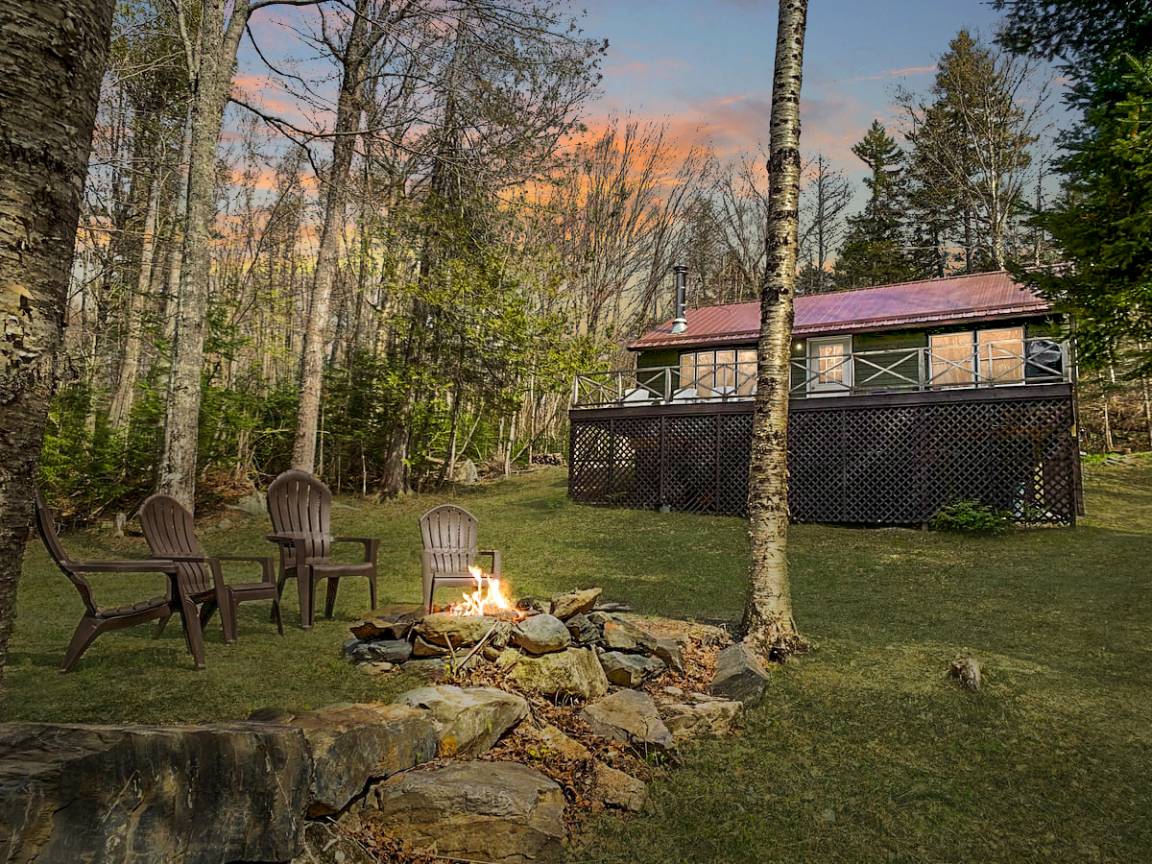 House ∙ 2 Bedrooms ∙ 4 Guests - Greenville, ME