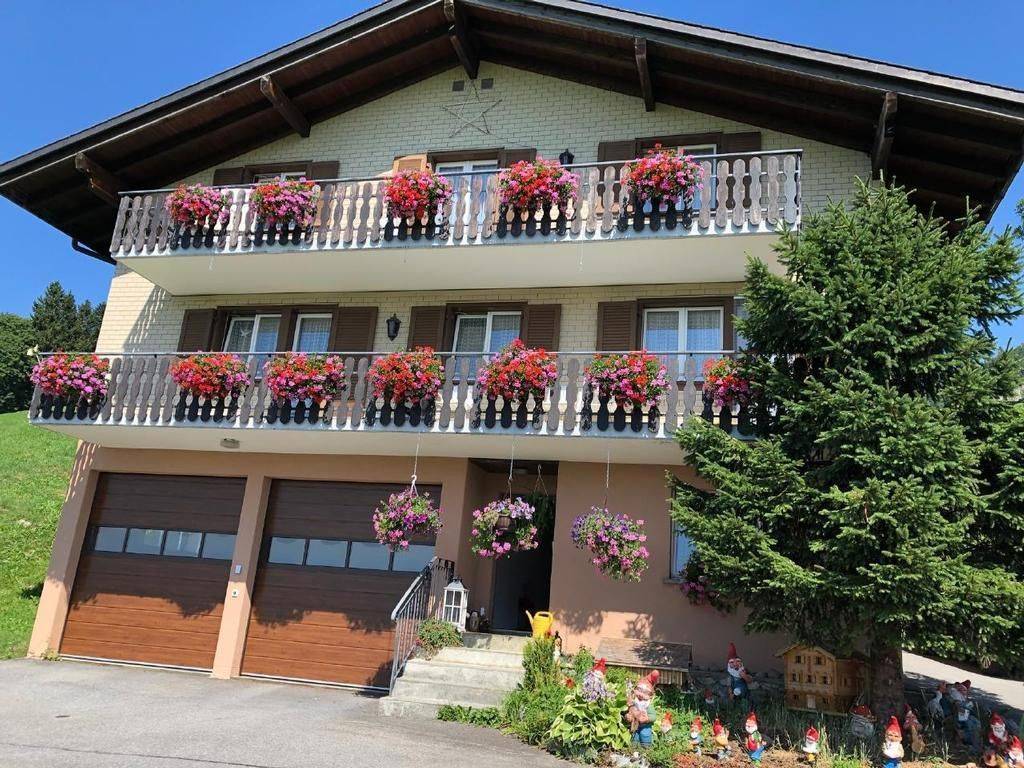 60 M² Ferienwohnung ∙ 2 Schlafzimmer ∙ 5 Gäste - Kanton Schwyz