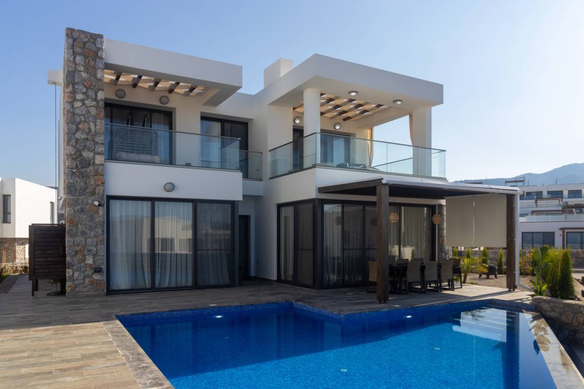 210 M² Villa ∙ 4 Bedrooms ∙ 8 Guests - Girne