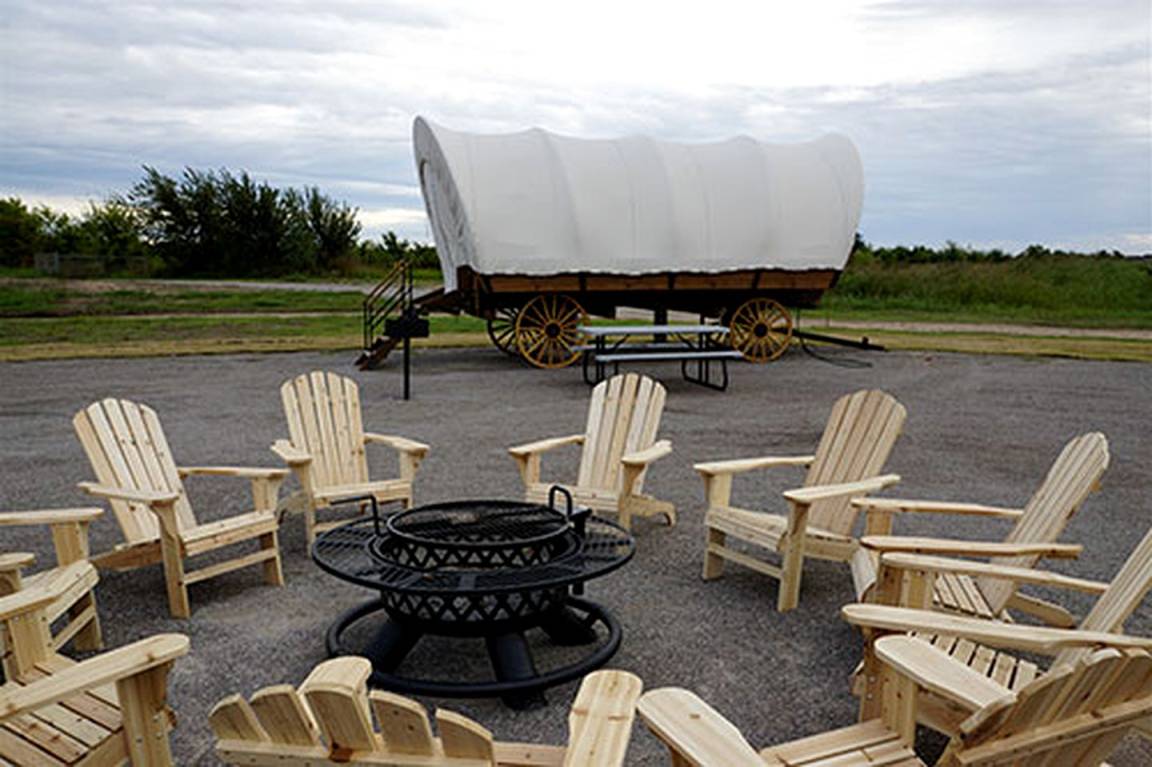 Caravan ∙ 1 Bedroom ∙ 6 Guests - Norman, OK