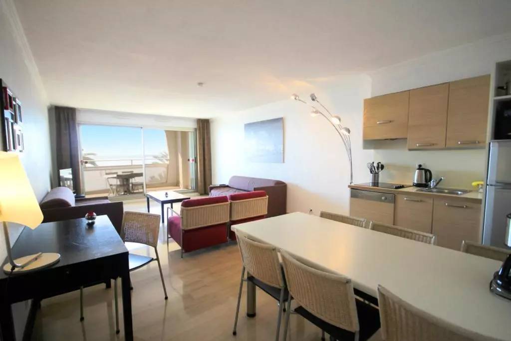 57 M² Appartement ∙ 1 Chambre ∙ 6 Personnes - ibis Nice Aéroport Promenade des Anglais