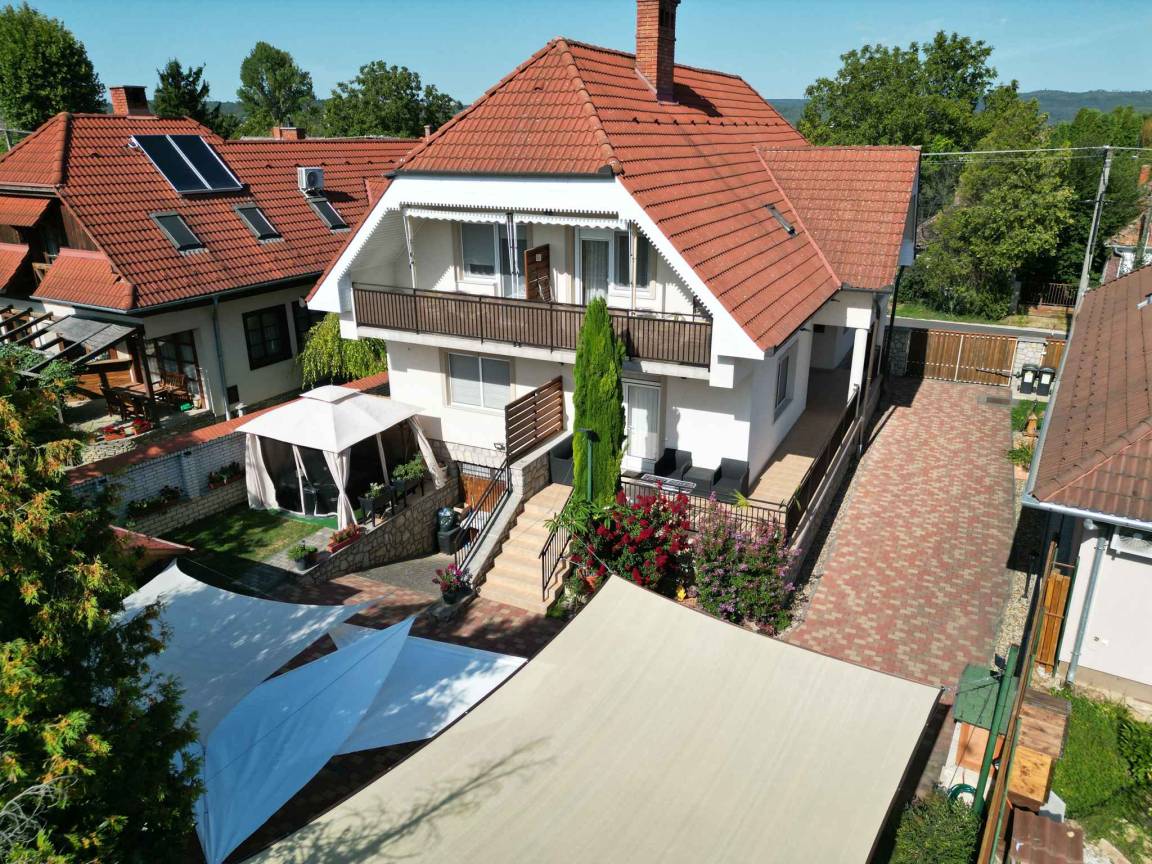 260 M² Casa ∙ 6 Habitaciones ∙ 17 Huéspedes - Hévíz